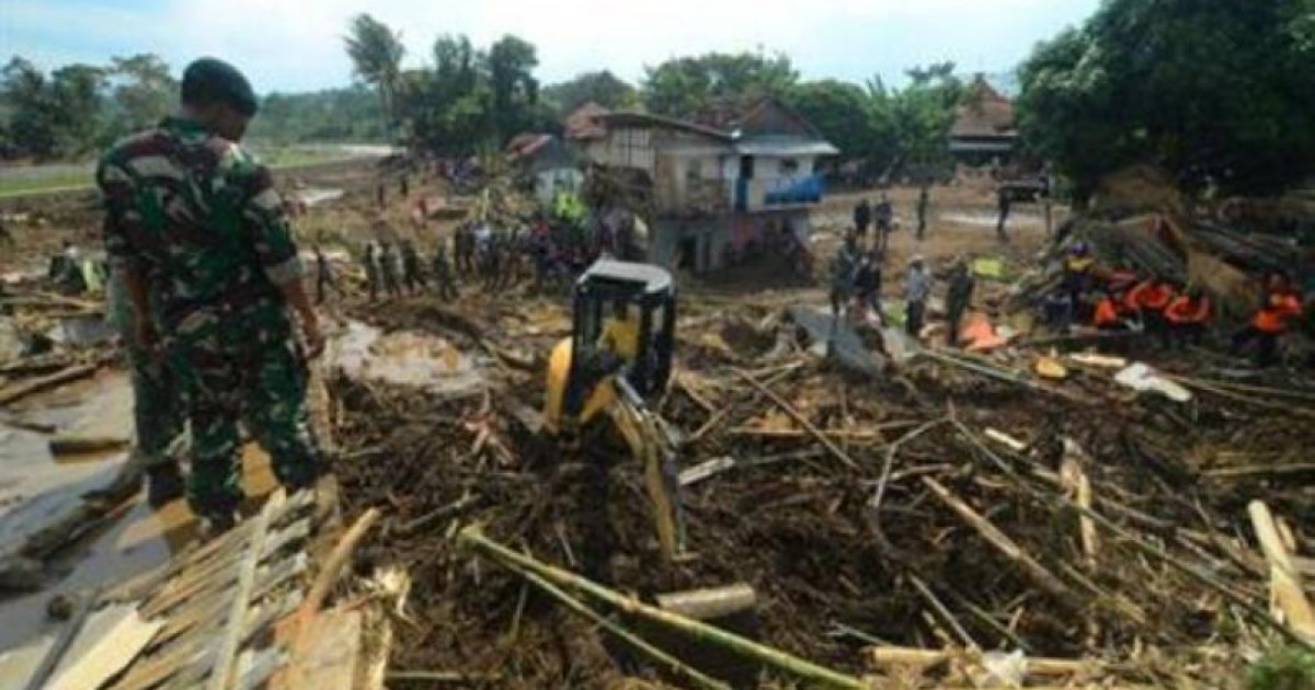 20 dead in floods, landslides on Indonesia's Java island - Loop News