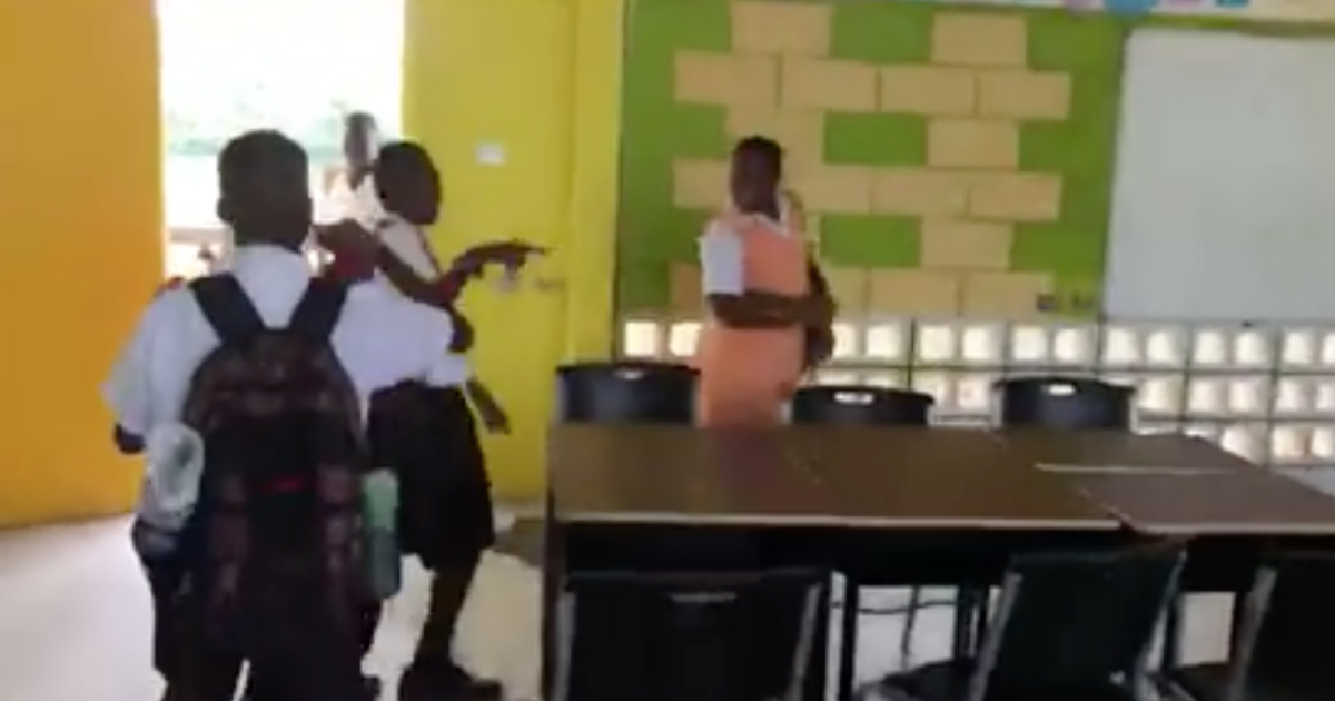 Frederick Smith students caught in the spirit - Loop News