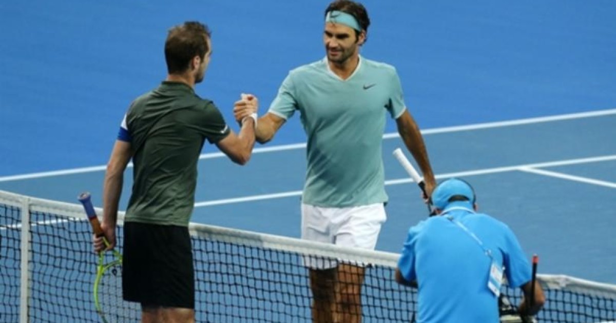 Federer recovers from Zverev setback by hammering Gasquet - Loop News