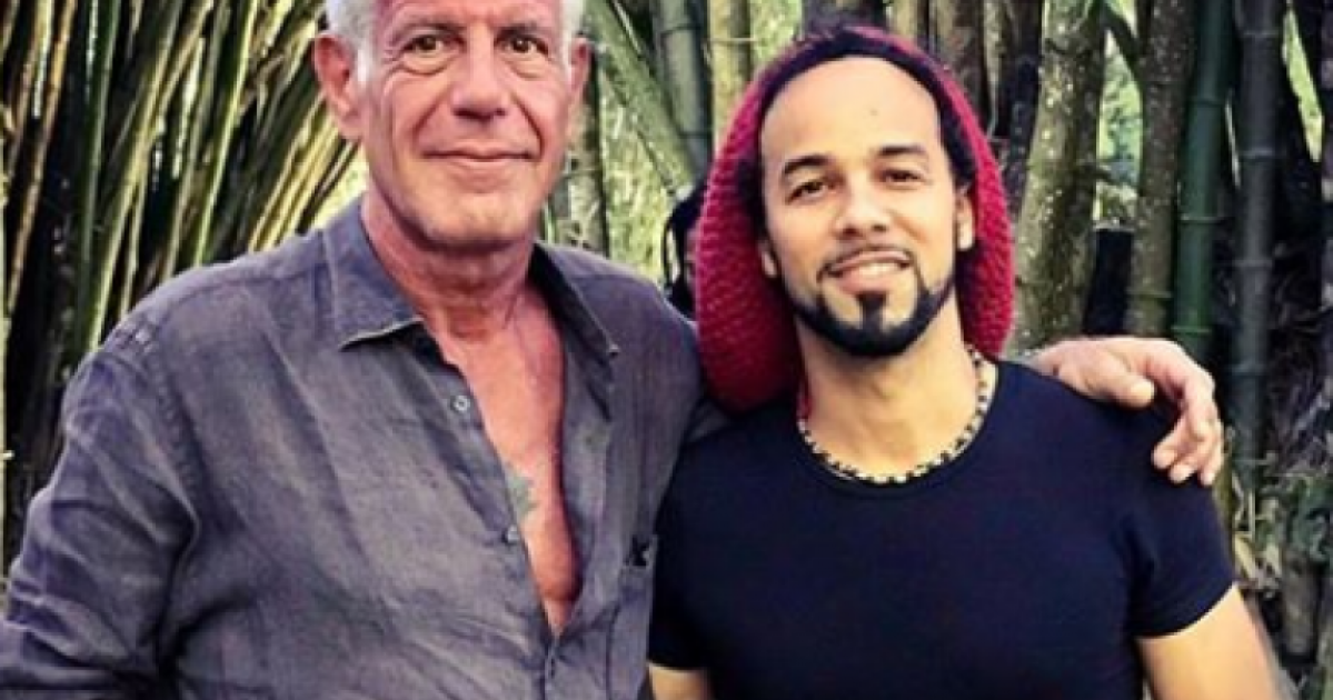Anthony Bourdain loves doubles, questions coke in rum - Loop News
