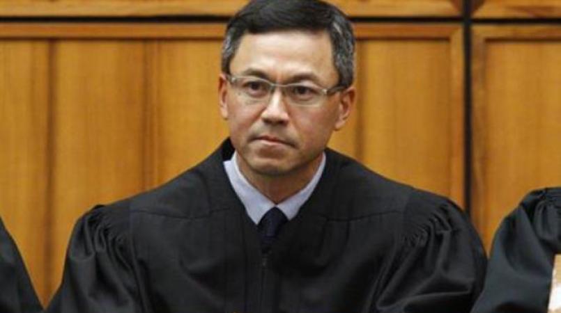 Federal judge in Hawaii puts Trump travel ban on hold - Loop News
