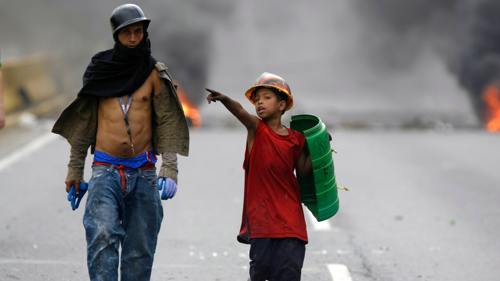 Venezuela leader: Officials treated like Jews under Nazis - Loop News