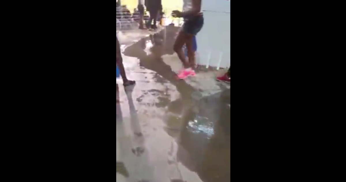 Watch: Clogged toilets overflow at Brian Lara Stadium - Loop News