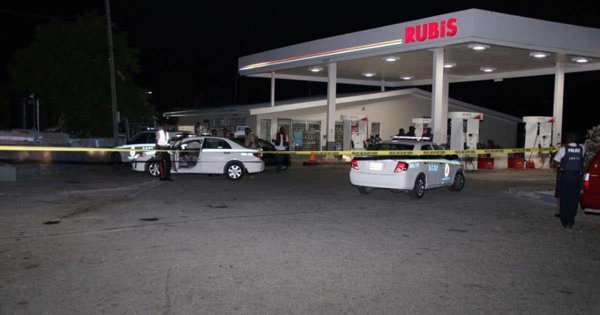 Update: Police confirm two shot and injured in high-speed chase - Loop News