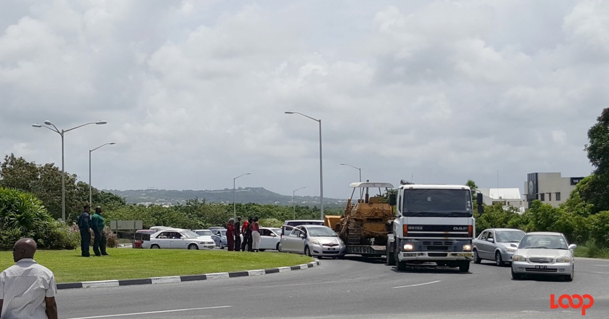 Trailer and car collide at Everton Weekes roundabout - Loop News