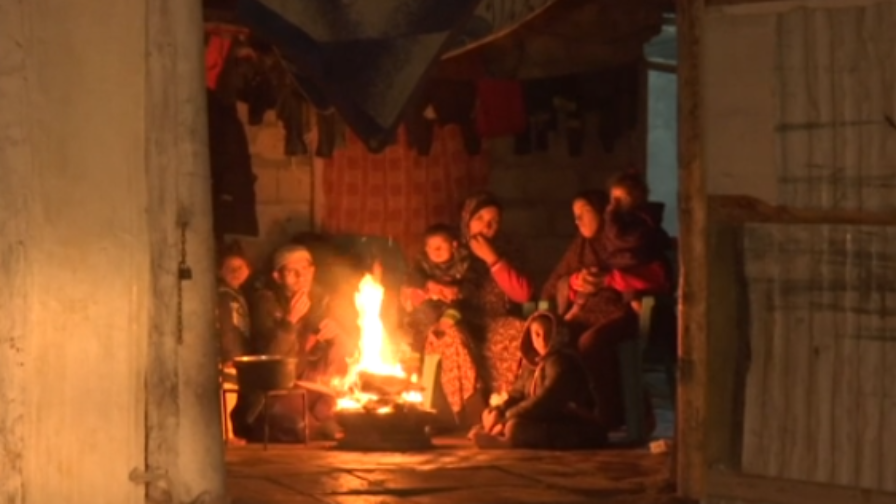 WATCH: Poor families suffer in cold season - Loop News