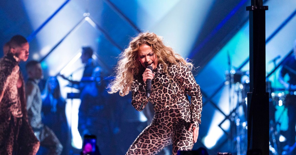 J. Lo covers Prince at pre-Super Bowl show - Loop News