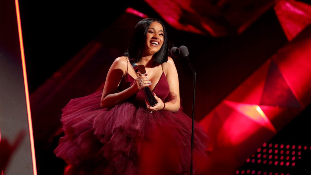 Rapper Cardi B reveals pregnancy on 'Saturday Night Live' - Loop News
