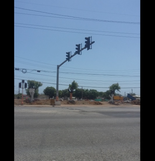 'Broken' traffic light causing confusion along Spanish Town Road - Loop ...