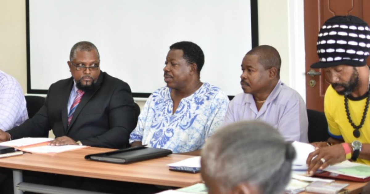 Minister Weir meets with BARVEN members - Loop News