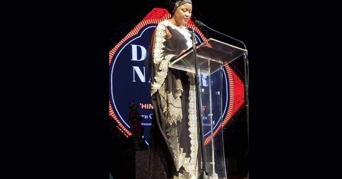 Citizens defend Culture Minister after pundit criticises outfit - Loop News