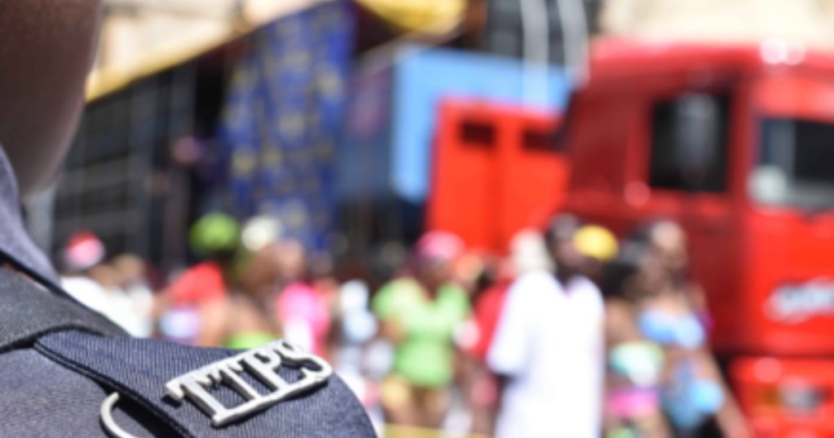 Cops caught escorting drivers from fetes for cash - Loop News