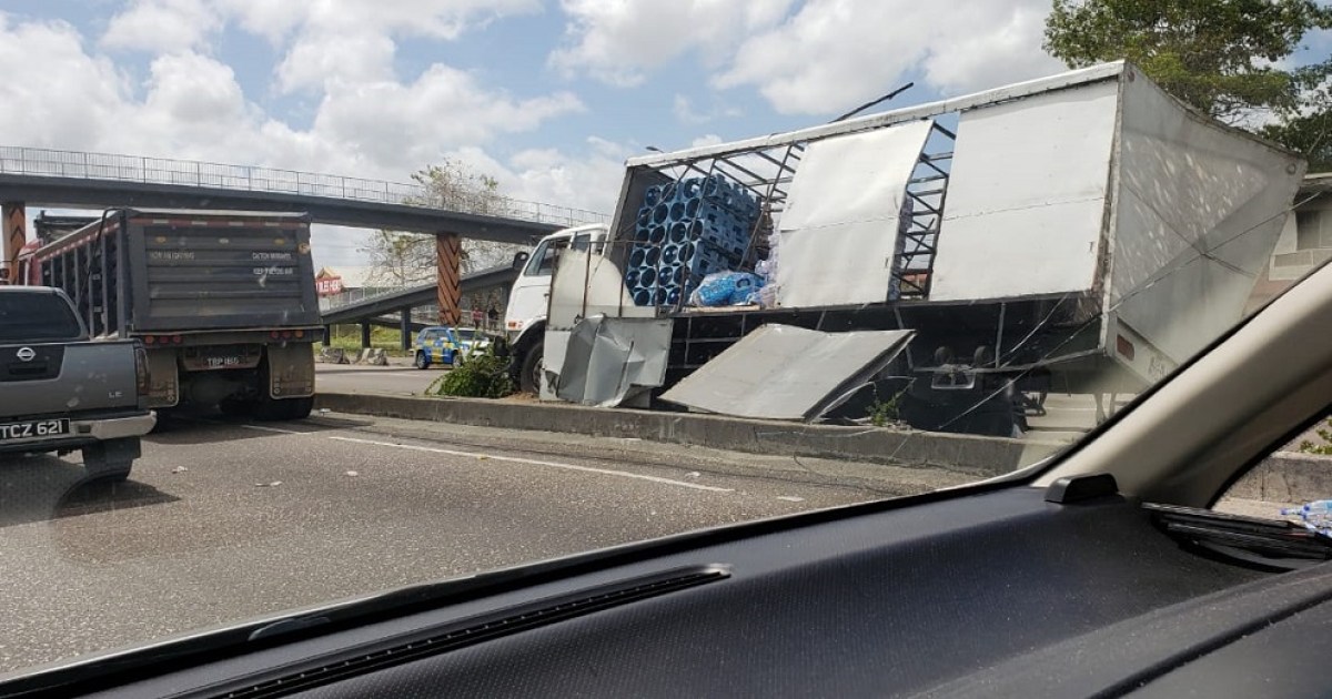 Transport Minister visits Uriah Butler Highway accident victims - Loop News