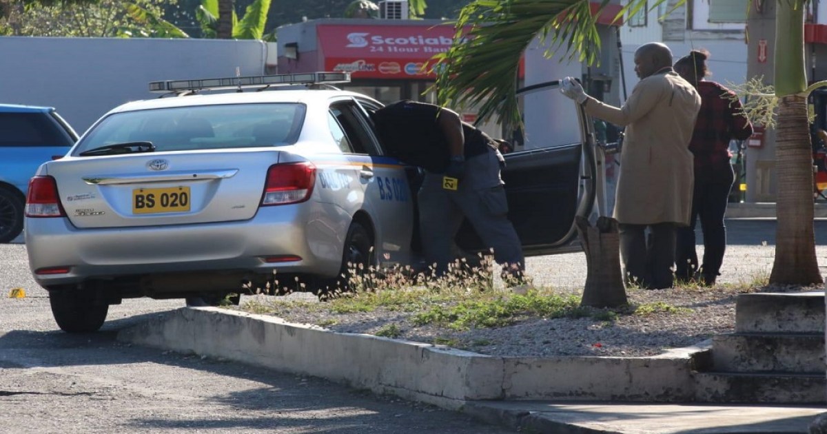 PHOTOS: Cop shot in high-speed chase with robbers in St Andrew - Loop News