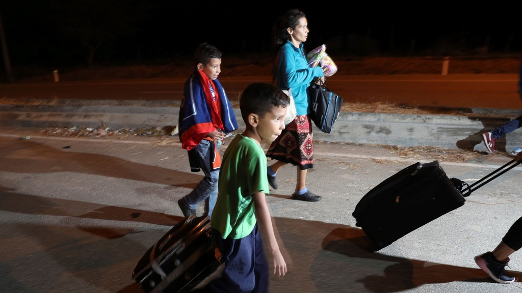 Peru begins requesting passports and visas from Venezuelans - Loop News