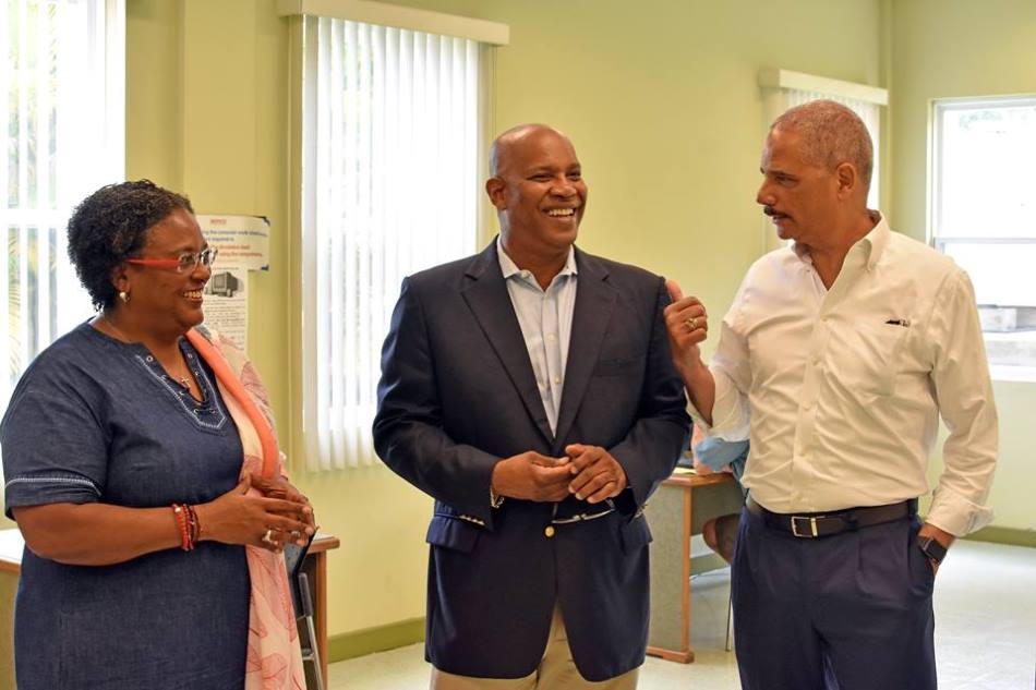 Former US Attorney General to receive national award - Loop News