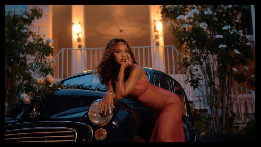 Amanda Reifer giving sexy rich vibes on latest single - Loop News