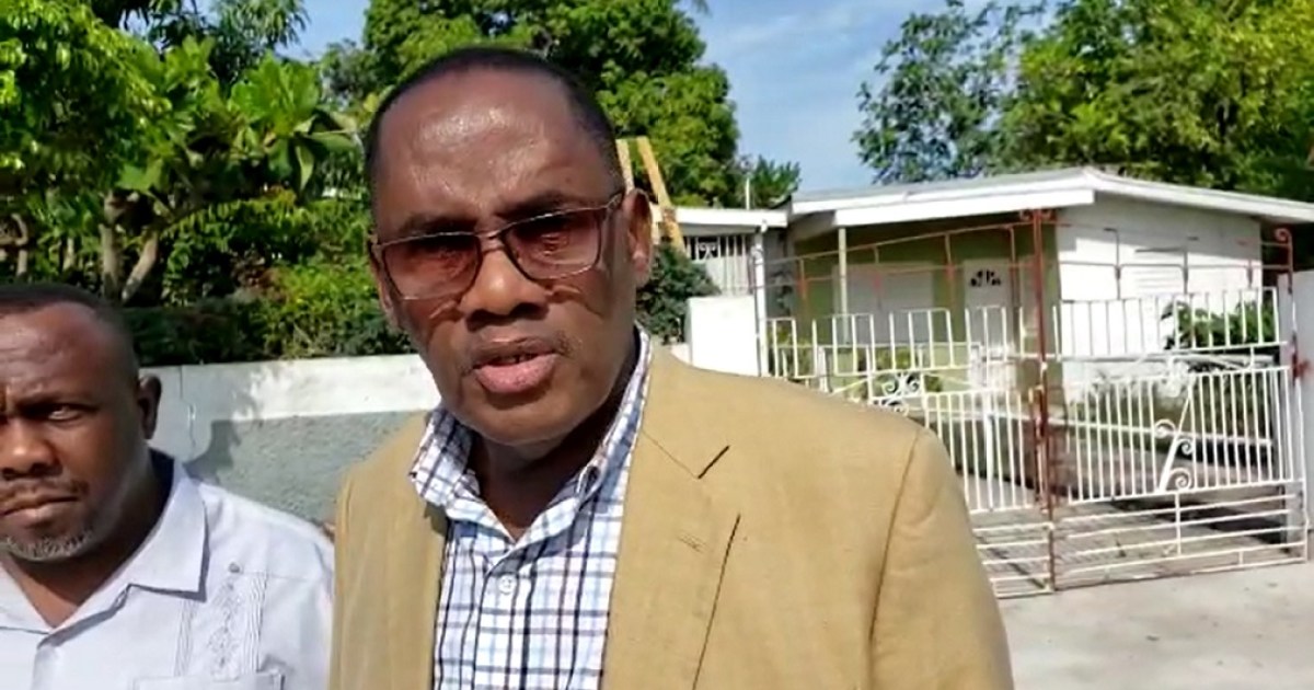 WATCH: Pastor prays for cop killers to face justice - Loop News