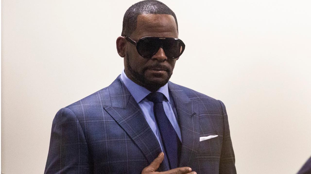 R&B singer R Kelly allegedly attacked in federal detention - Loop News
