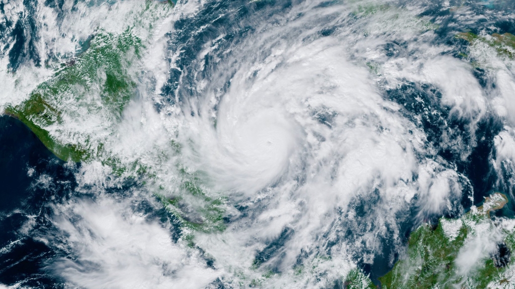 Eta becomes a major hurricane - Loop News