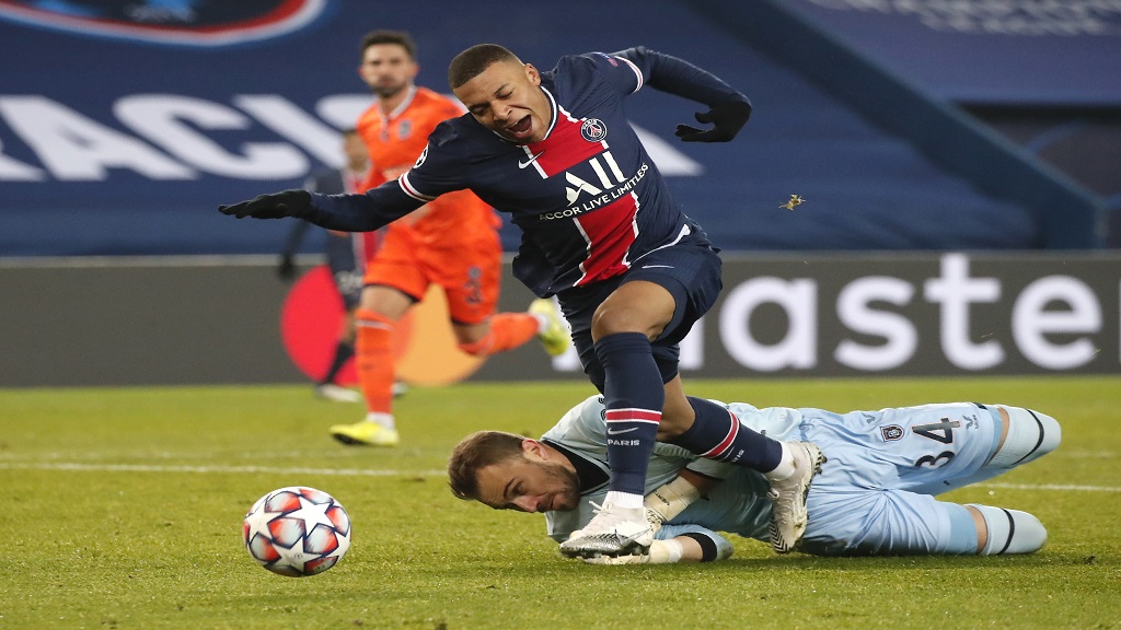 Mbappe breaks Messi's Champions League record - Loop News