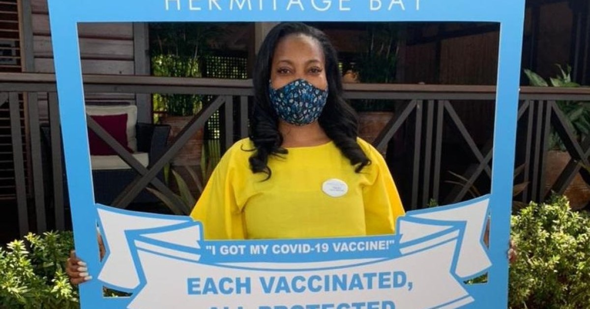 Tourism frontline workers in Antigua and Barbuda receive vaccines ...