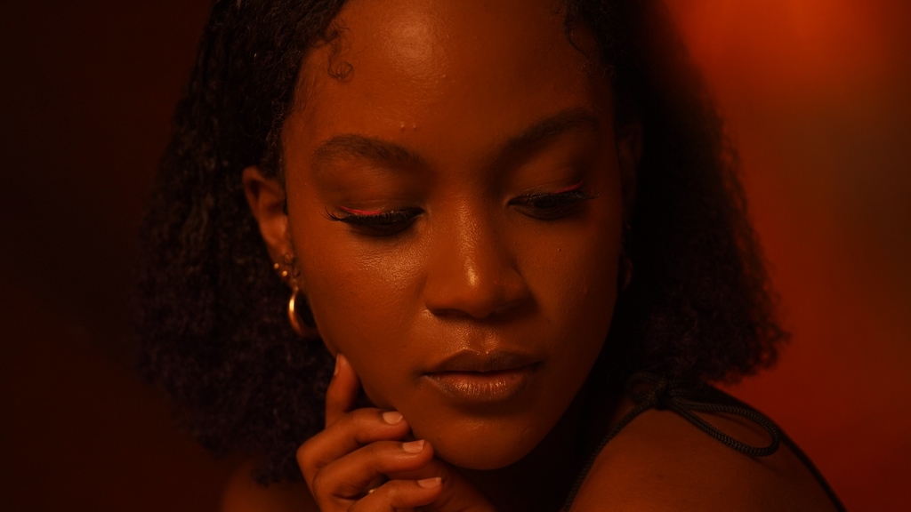 Jaz Elise pours out her feelings on debut EP The Golden Hour - Loop News