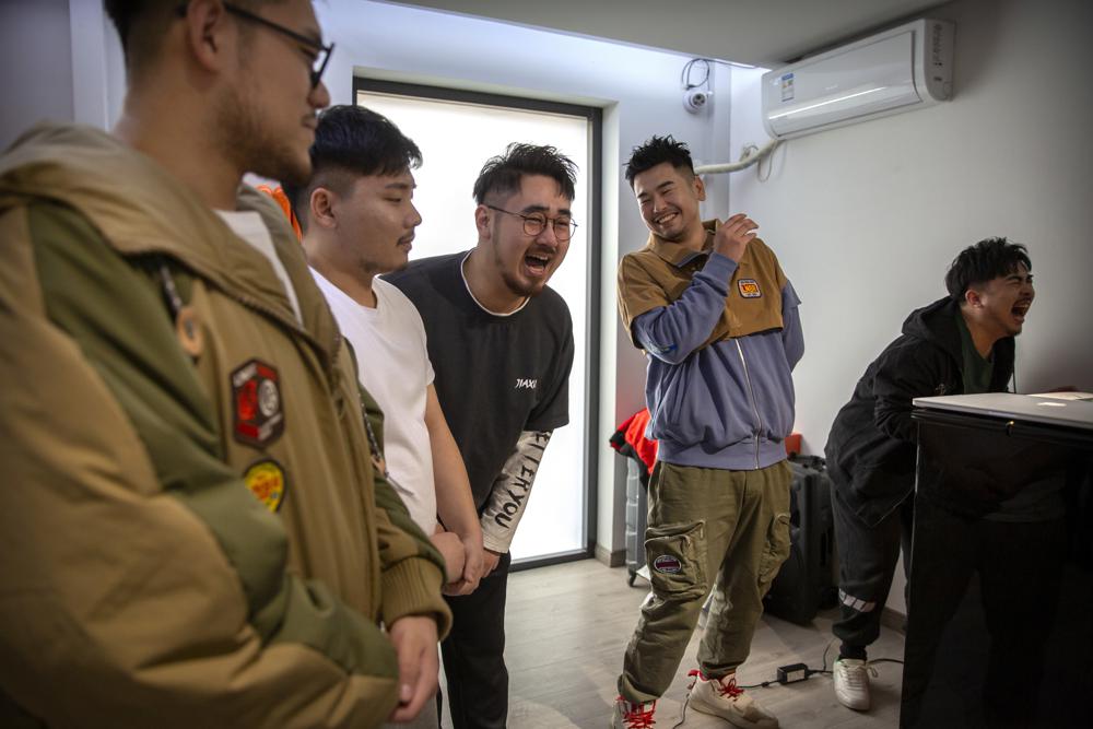 ‘Plus-size’ boy band in China seeks to inspire fans - Loop News