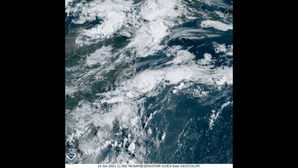 Tropical Depression Two forms off North Carolina - Loop News