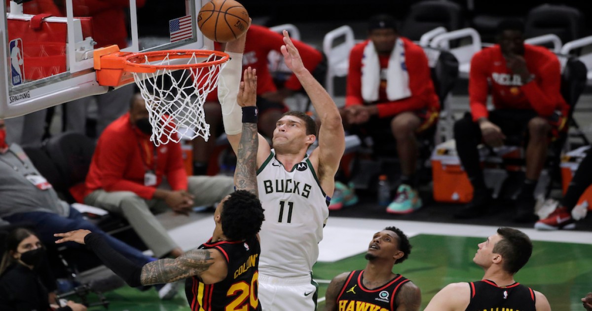 NBA playoffs 2021: Bucks move within one game of Finals - Loop News