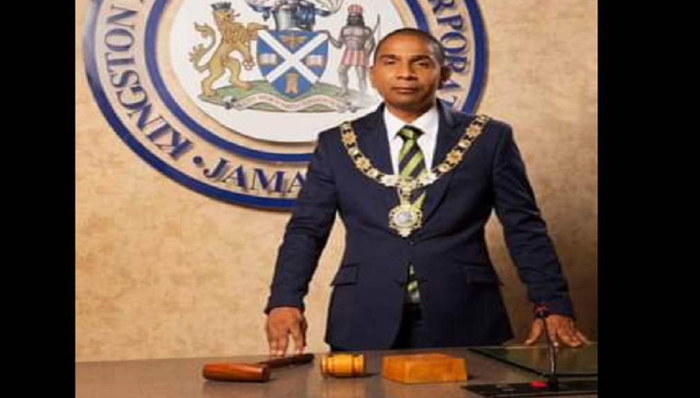 Mayor warns Shooters Hill residents rebuilding in danger area - Loop News