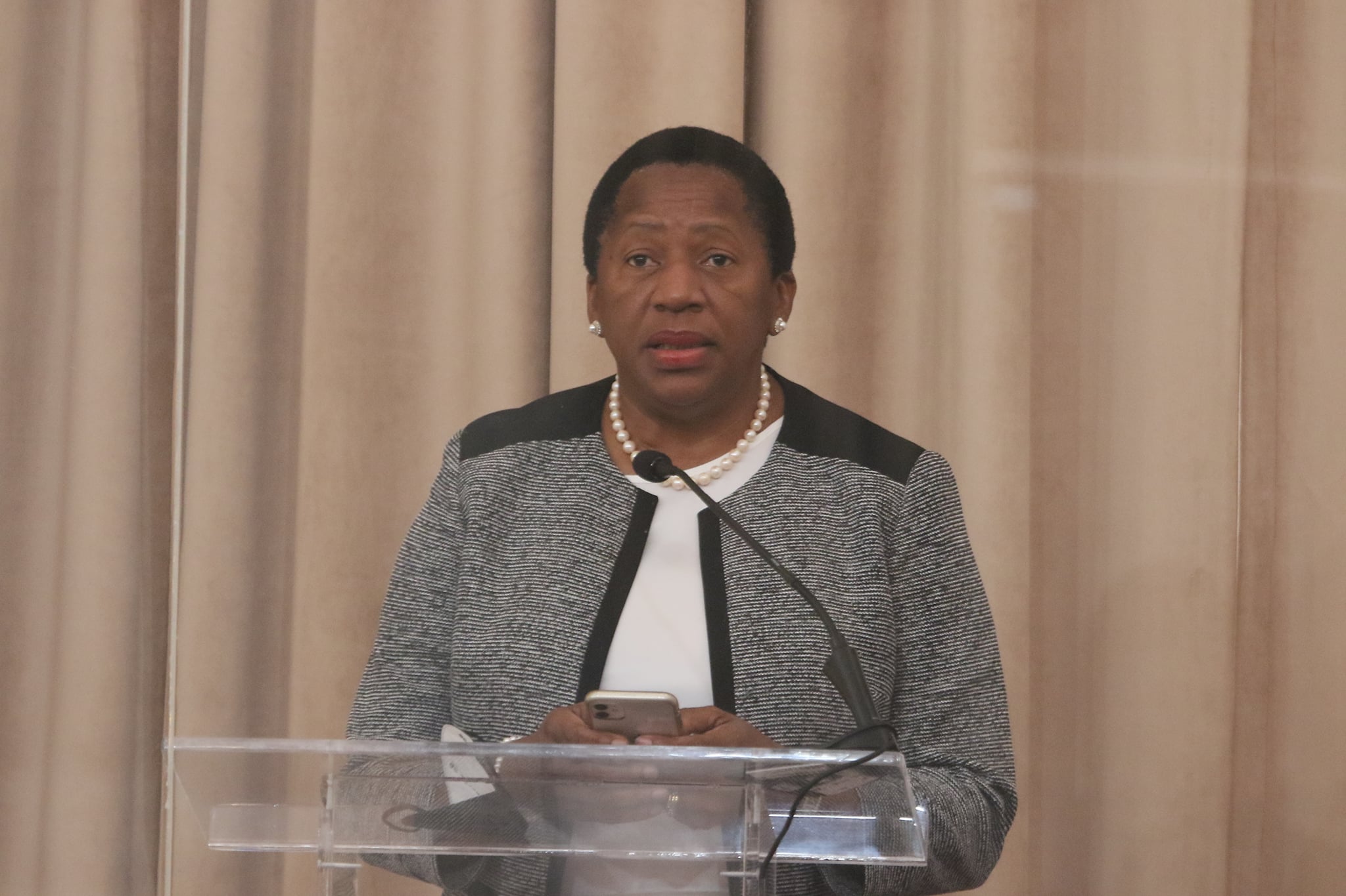 Road works to be completed shortly at Oasis Greens. - Loop News