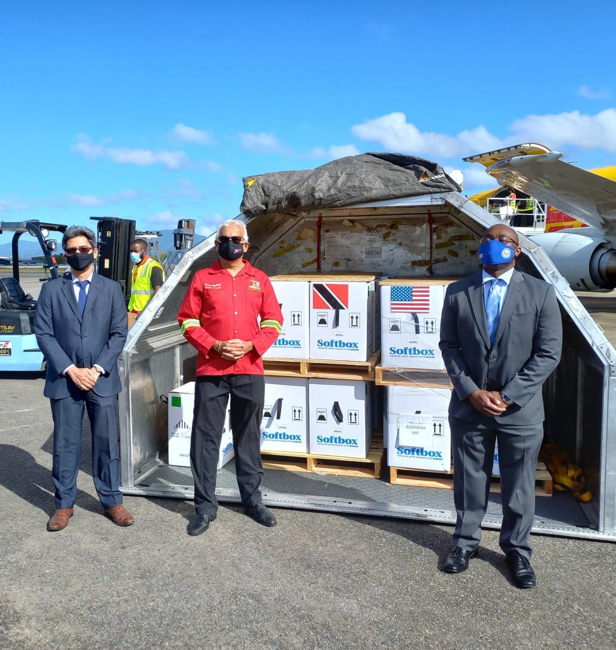 T&T receives US donation of Pfizer COVID-19 vaccines - Loop News