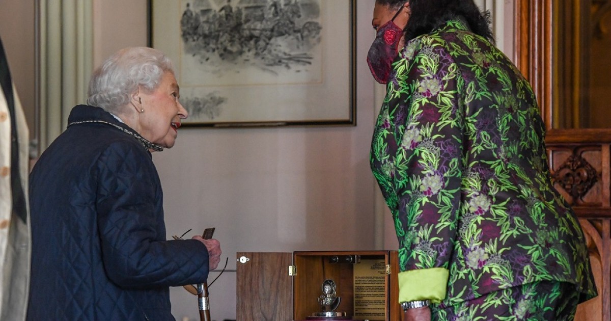 President meets with Queen Elizabeth II at Platinum Jubilee - Loop News
