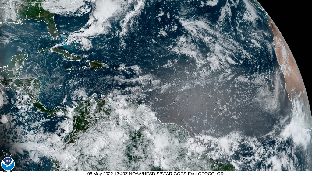 NHC monitors first tropical wave of the season off African coast - Loop ...