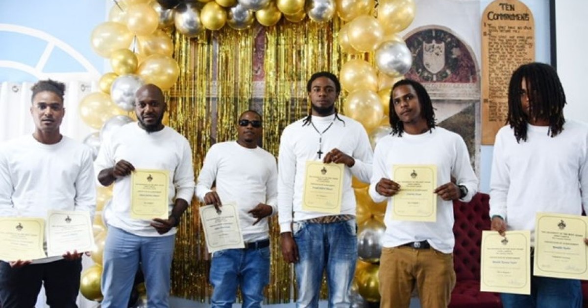 37 inmates receive education certificates at awards ceremony - Loop News