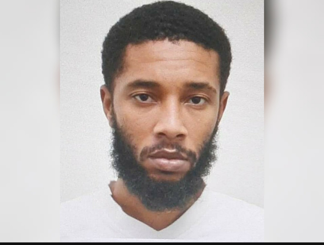 Suspect in 'fake police' robbery charged - Loop News