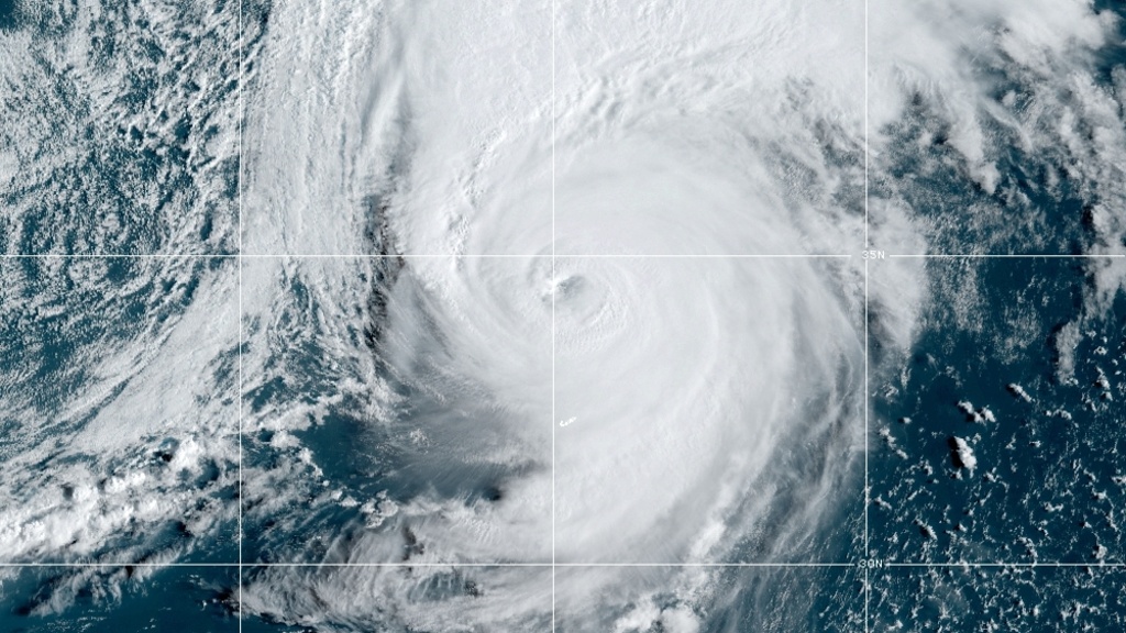 Bermuda: Hurricane warning downgraded to tropical storm warning - Loop News