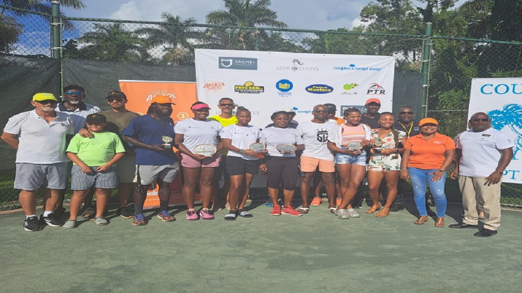 Malcolm, Knight take singles at Levy Cheeks tennis tournament - Loop News