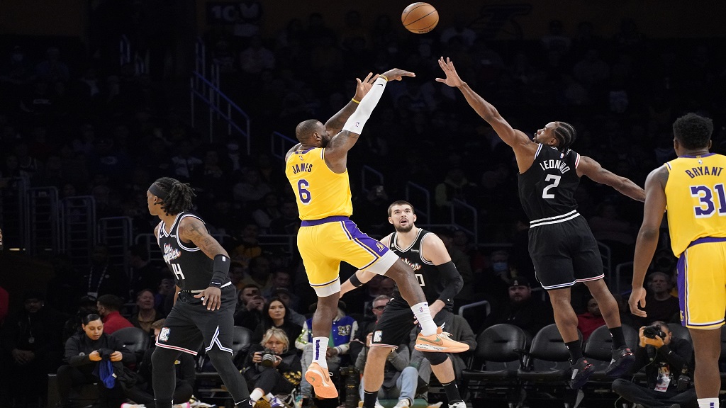 NBA: LeBron James scores 46 points, hits 9 3s in Lakers' loss - Loop News