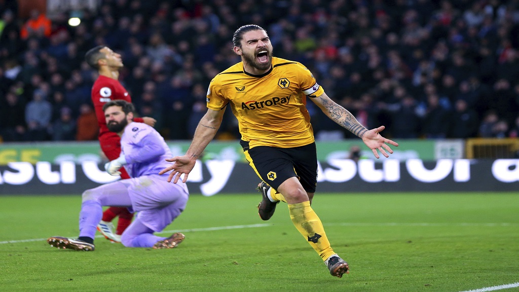 Everton stun Arsenal and Liverpool's Premier League troubles deepen ...