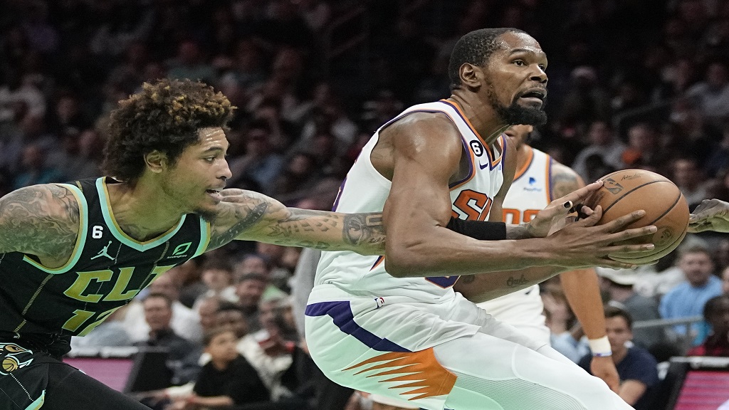 NBA: Kevin Durant makes Suns debut in victory over Hornets - Loop News