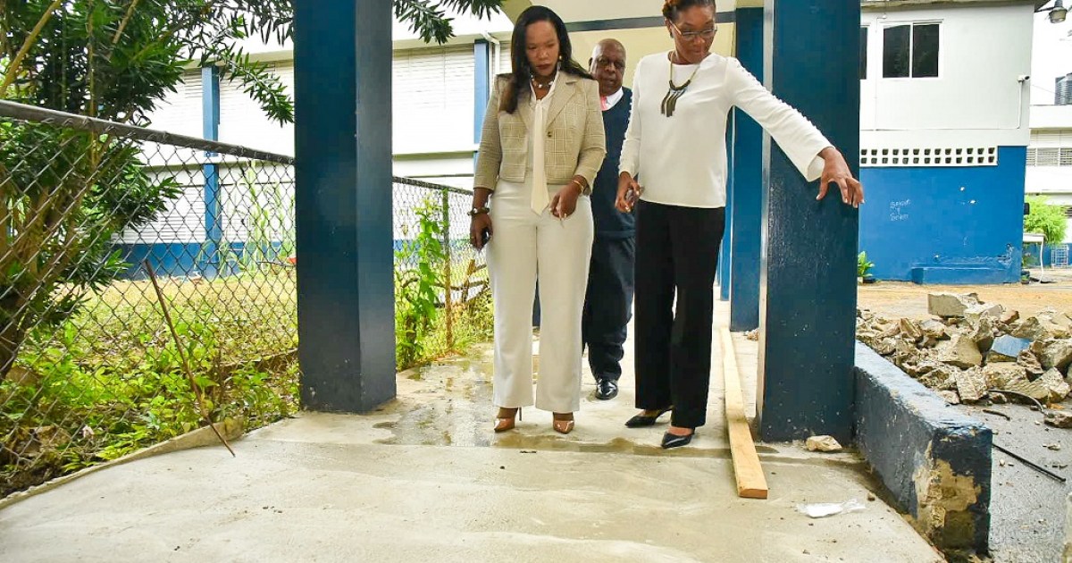 Merl Grove begins installing ramps for wheelchair-bound student - Loop News