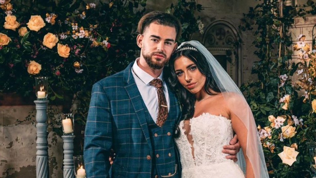 Married At First Sight UK couple's Romantic Getaway to Antigua - Loop News