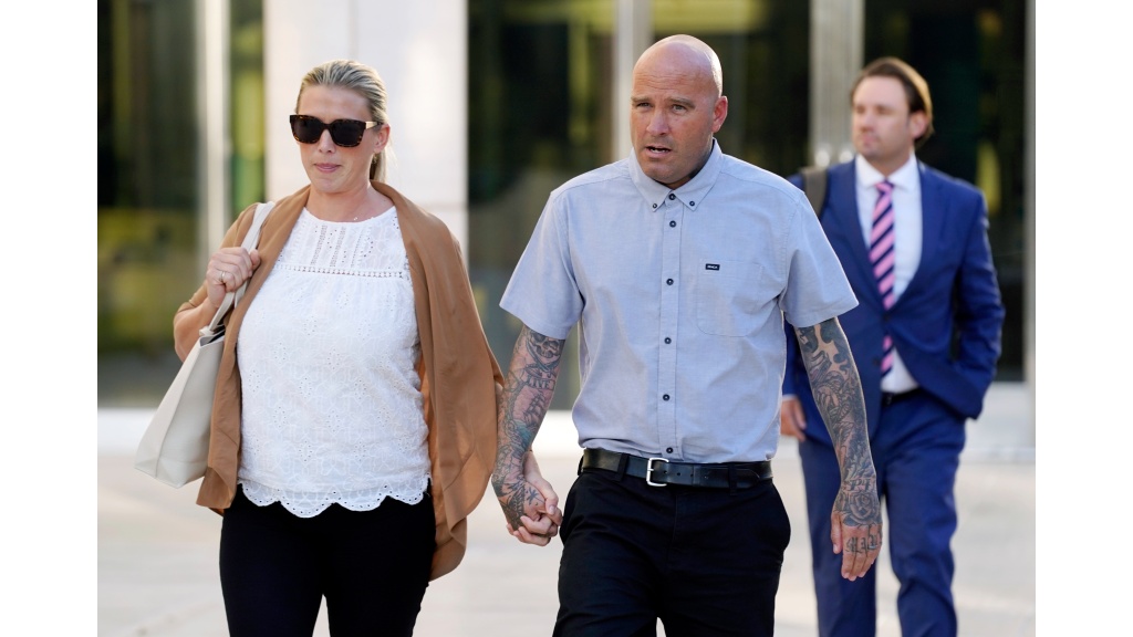 Cardi B battles with lawyer in racy mixtape artwork case - Loop News