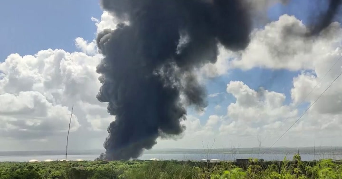 17 missing, dozens hurt as fire rages in Cuban oil tank farm - Loop News