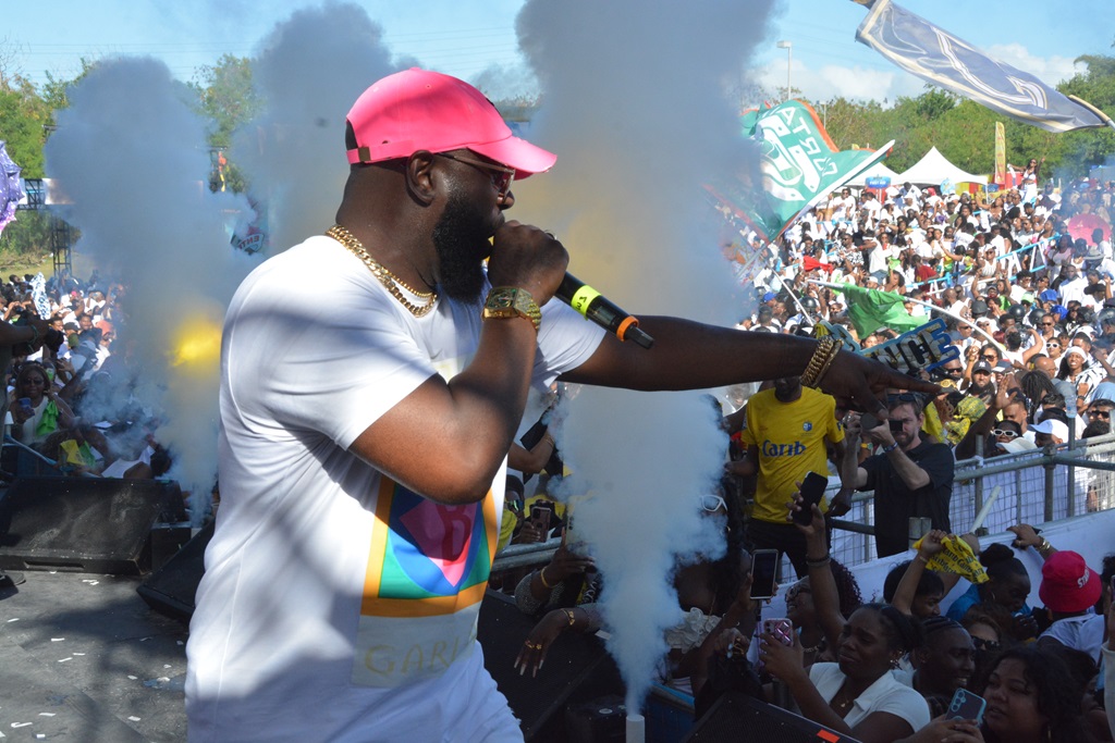 Bunji Garlin invites fans to submit videos for 'Carry It' - Loop News