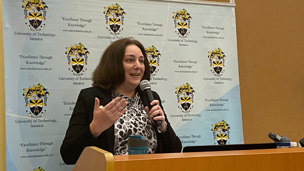 US visa wait time returns to pre-pandemic levels - Loop News