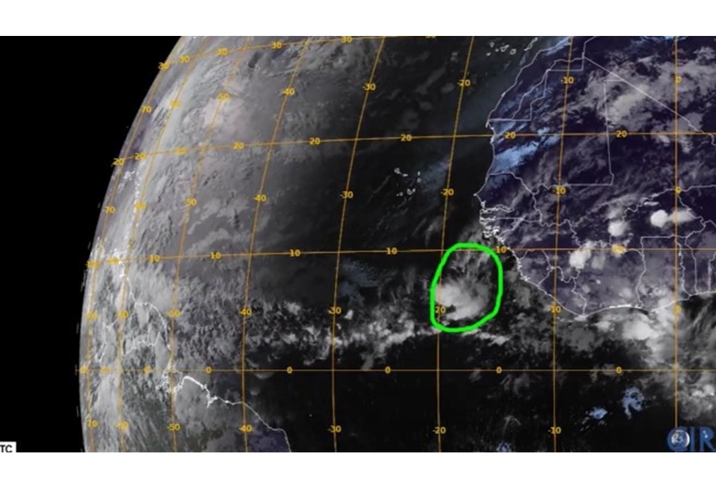 First Tropical Wave of 2025 moves off Africa - Loop News